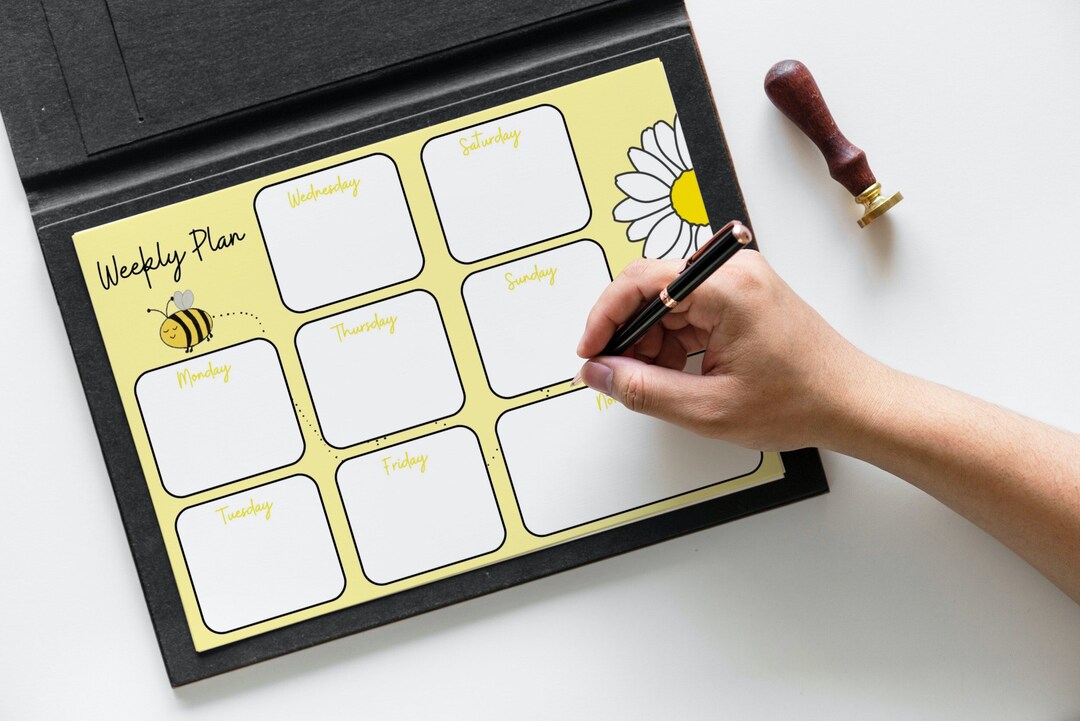 Printable Bee Weekly Desk Planner - Etsy