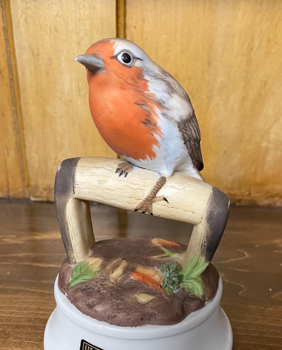 Robin in Garden Music Box - Etsy