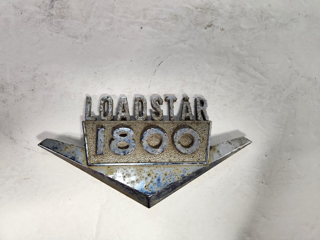 Vintage International Loadstar 1800 Side Emblem OEM Retro Truck - Etsy