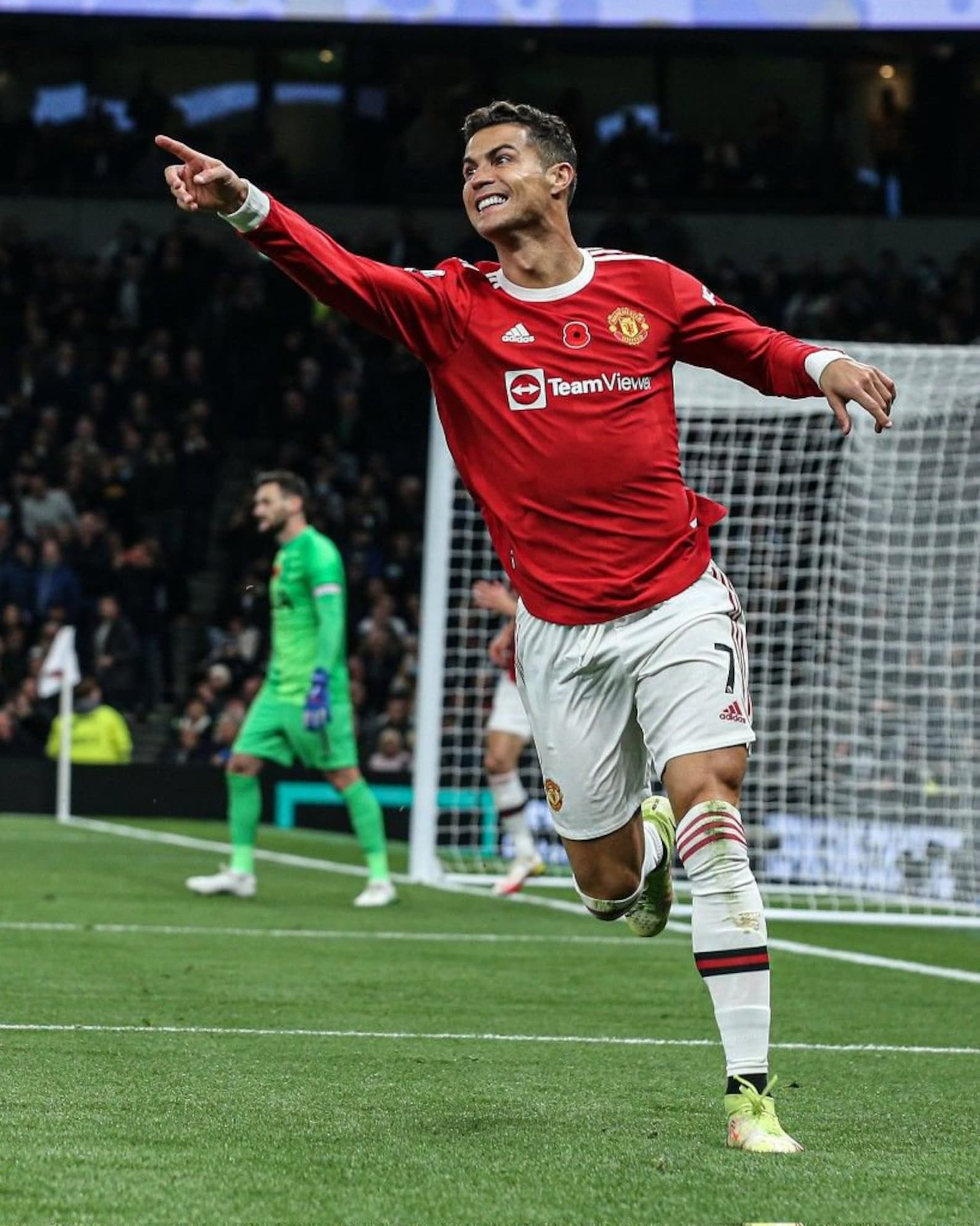 Cristiano Ronaldo - 4k Poster - Etsy