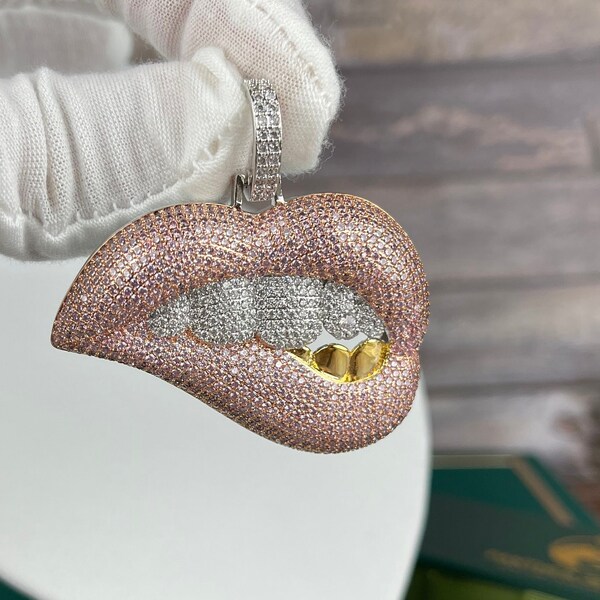 Lip Pendant Necklace - Etsy