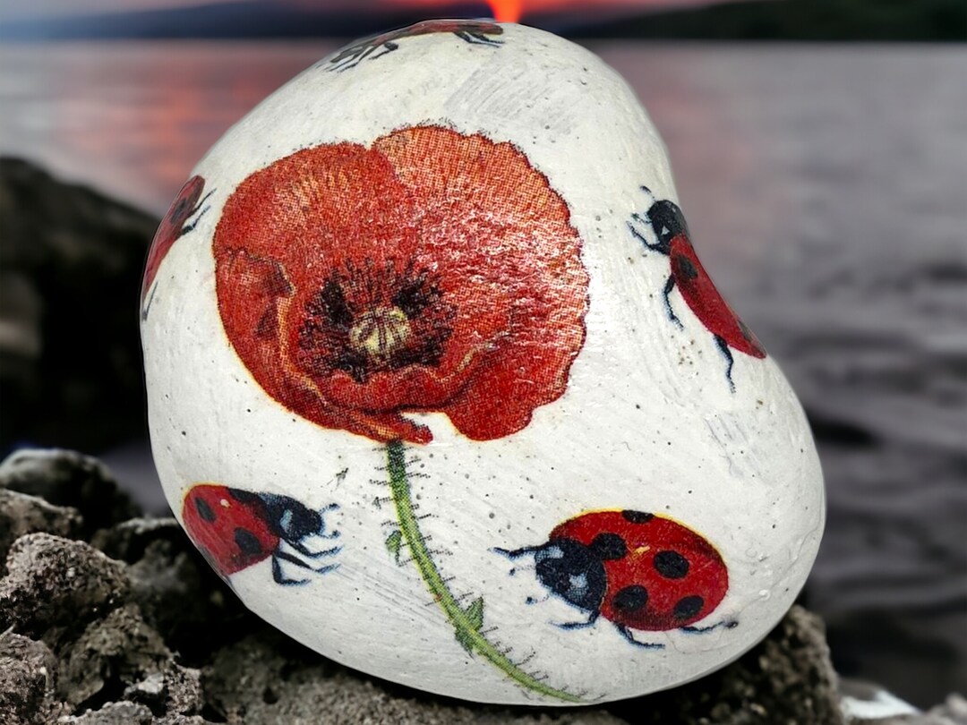 Poppy Pebble - Unique Garden Decor, Outdoor Art, Natural Stone Ornament ...