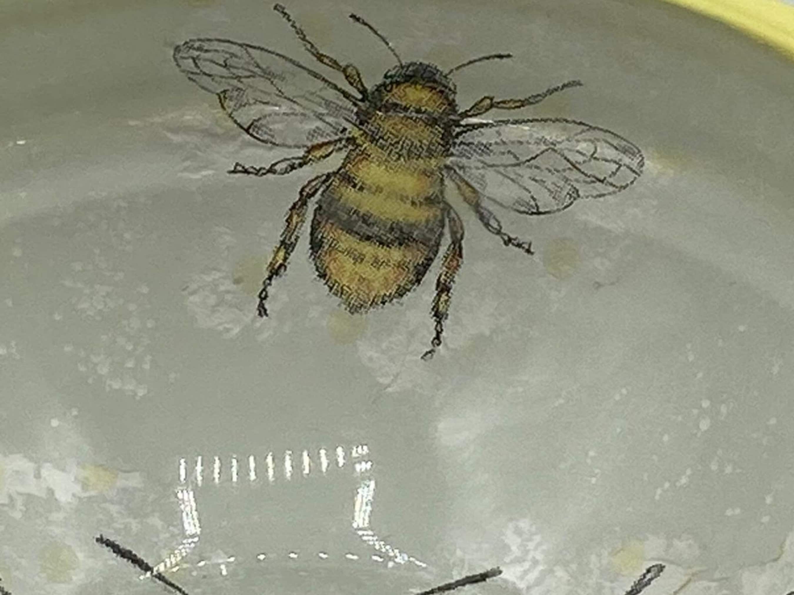 Handcrafted Small Glass Dish Elegant Bee-inspired Design for Home Decor ...