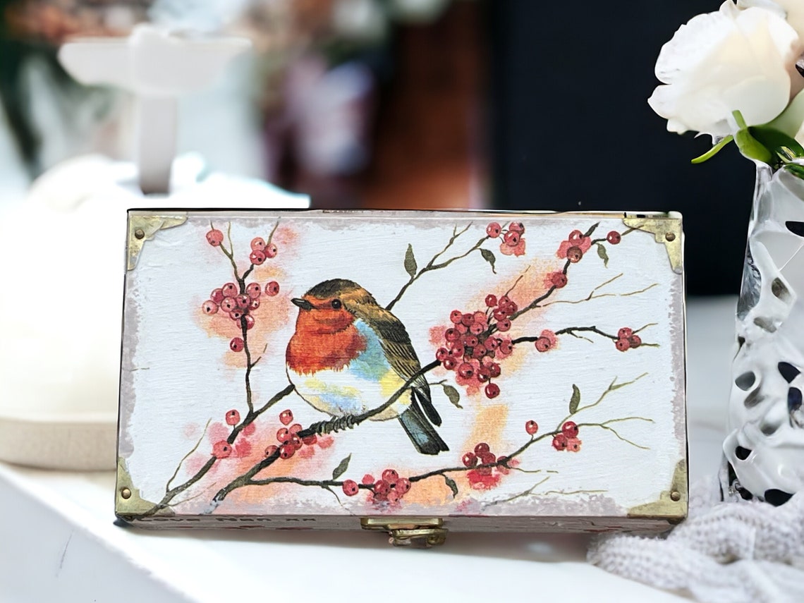 Hand-painted Robin Trinket Box: Vintage-inspired Keepsake for Jewelry ...