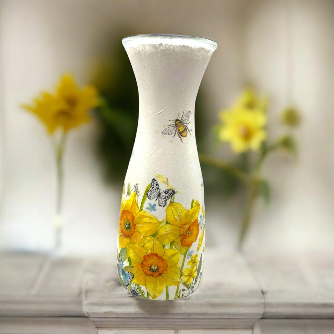 Glass Vase, Tall Vase, Daffodil Vase, Daffodil and Bees, Daffodil Decor, Bee Vases, Bee Decor ...