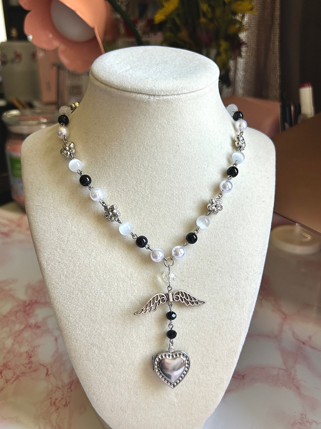 Black Beauty Necklace | Heart Locket Necklace, Beaded Jewelry, Black ...