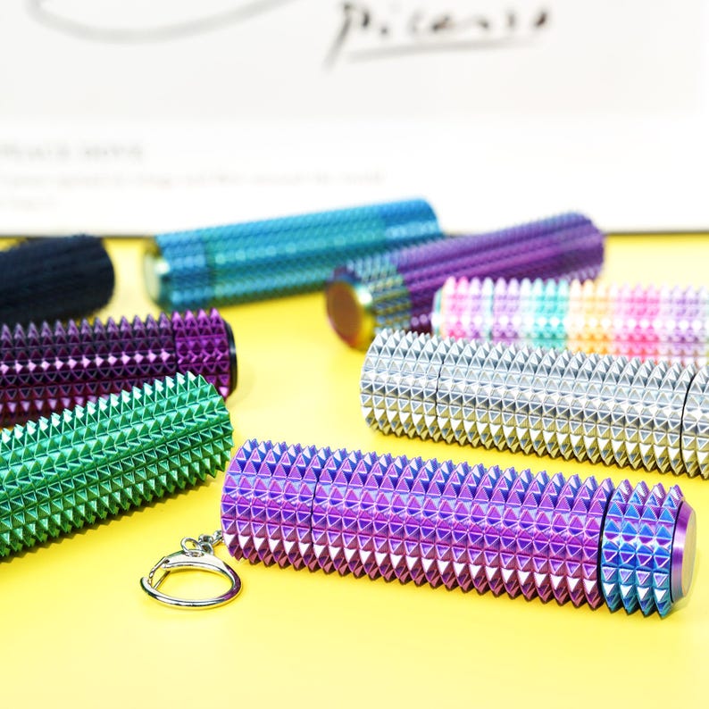 3D Printed Spiky Roller Keychain – Unique Office Accessories Desk Toy ...
