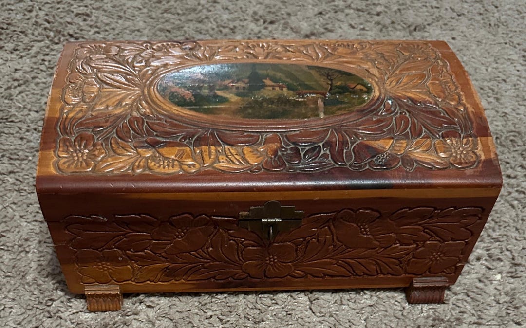 Vintage Wooden Cedar Box W/mirror - Etsy