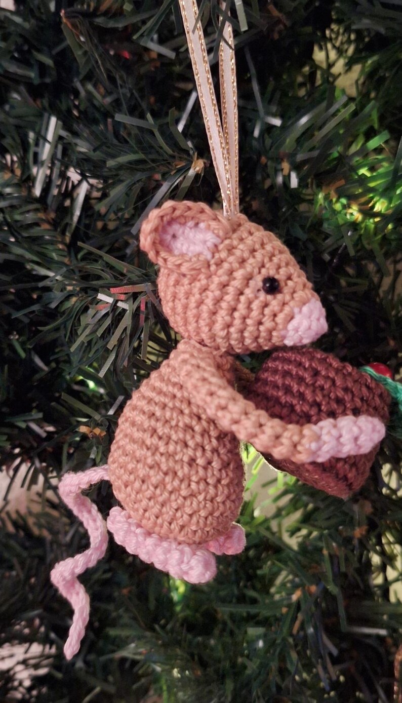 PDF Pattern Crochet: Mouse With Bundt Cake - Pattern ONLY - English and ...