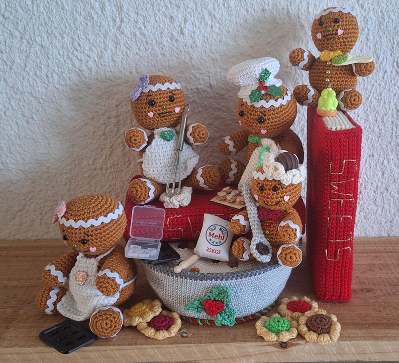 Crochet Pattern PDF Gingerbread Bakery: 4 in 1! Bowl, Bakers and Book ...