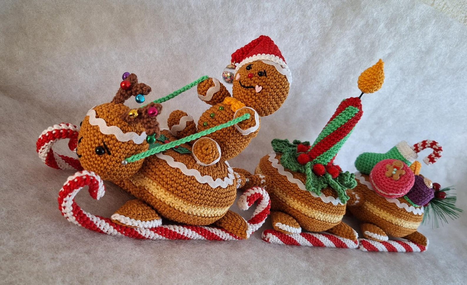 PDF Pattern Crochet: Gingerbread Reindeer Turtle With Macaron Sleds ...