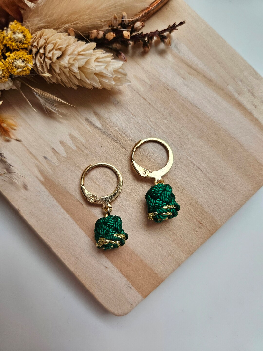 Créole dorée perle verte et dorée, boucles d'oreilles Huggies Hoops ...