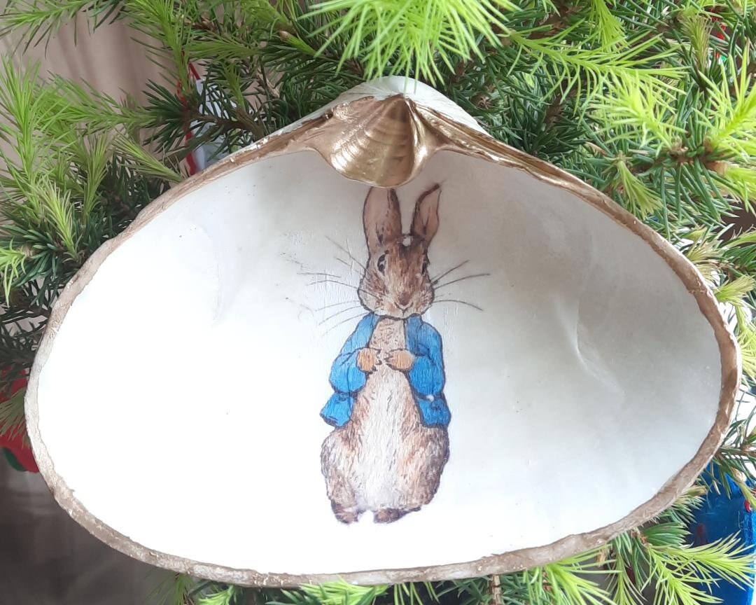 Clam Shell Art Beatrix Potter Peter Rabbit.decoupage Gold Leaf - Etsy