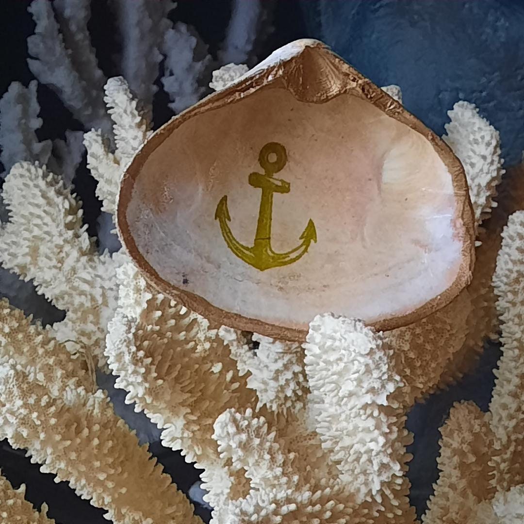 Clam Shell Art Gold Leafed Shell Green Anchor Trinket Dish Jewelry Dish ...