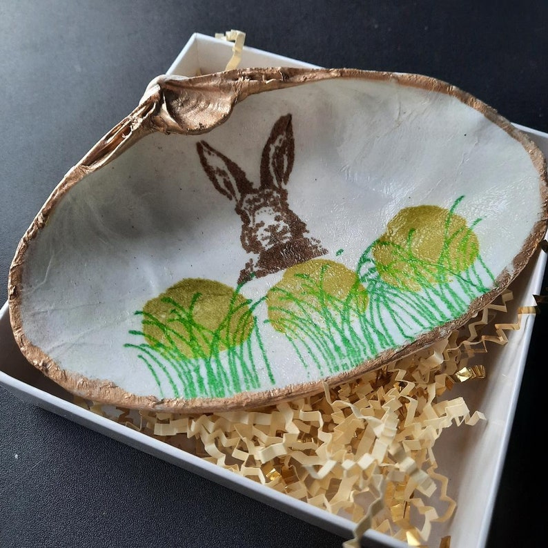 Clam Shell Art Rabbit in Cabbage Patch Jewelry Dish Gold Leaf Trinhet ...