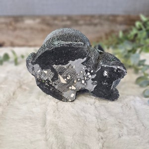 Vintage Bunny Sundial / Patina Rabbit / Garden Decor - Etsy