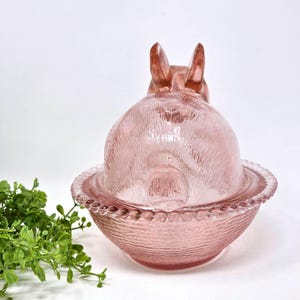 Vintage Pink Glass Bunny Rabbit Trinket / Candy Dish on Basket - Etsy