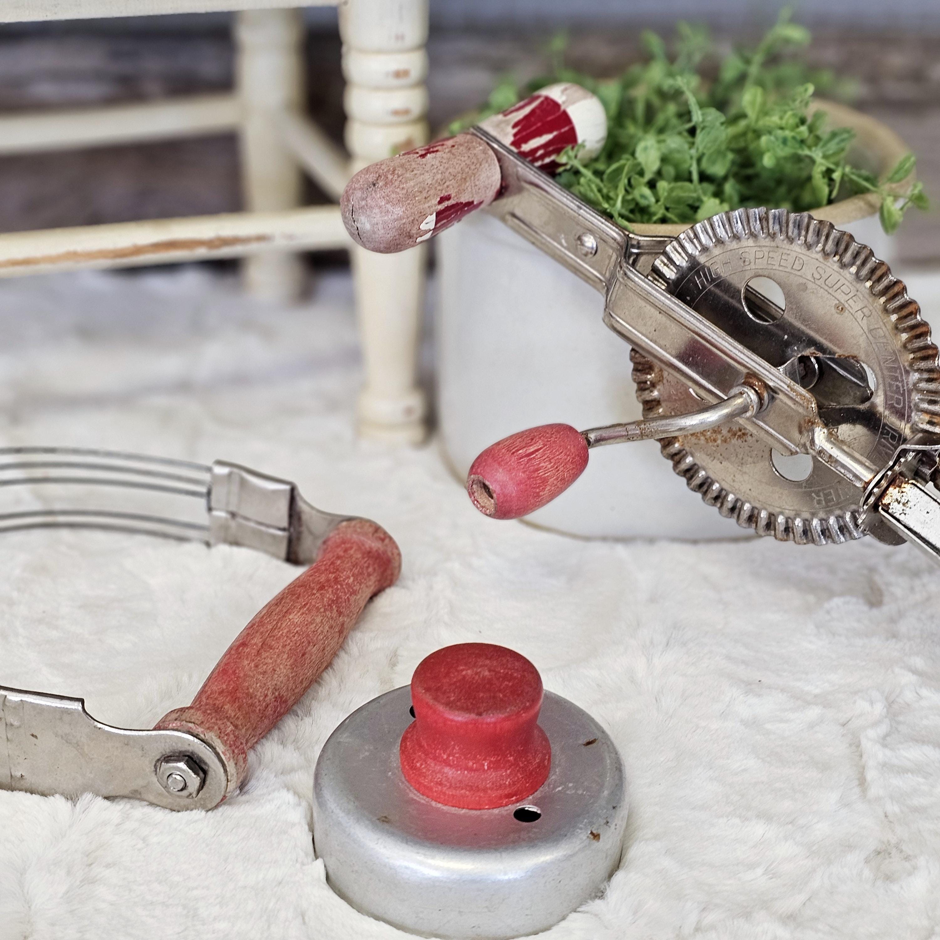 RED Vintage Kitchen Gadget Set / Farmhouse Decor / Country Decor - Etsy