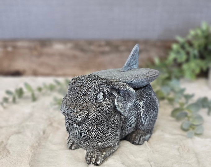 Vintage Bunny Sundial / Patina Rabbit / Garden Decor - Etsy
