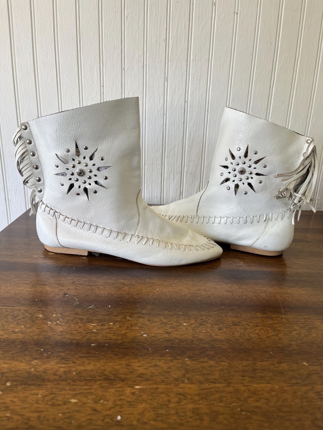 Vintage 1980s Moccasin Ankle Boots - White Leather Fringe Cutout ...