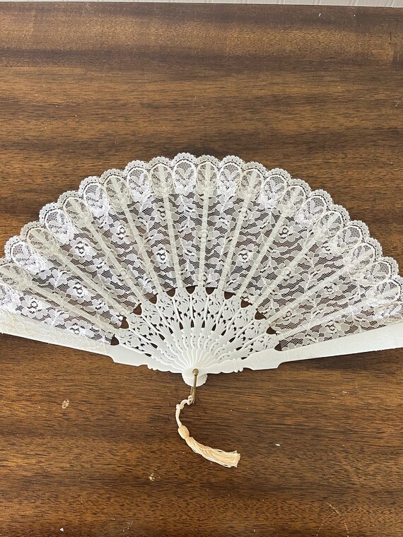 White lace folding fan - Gem