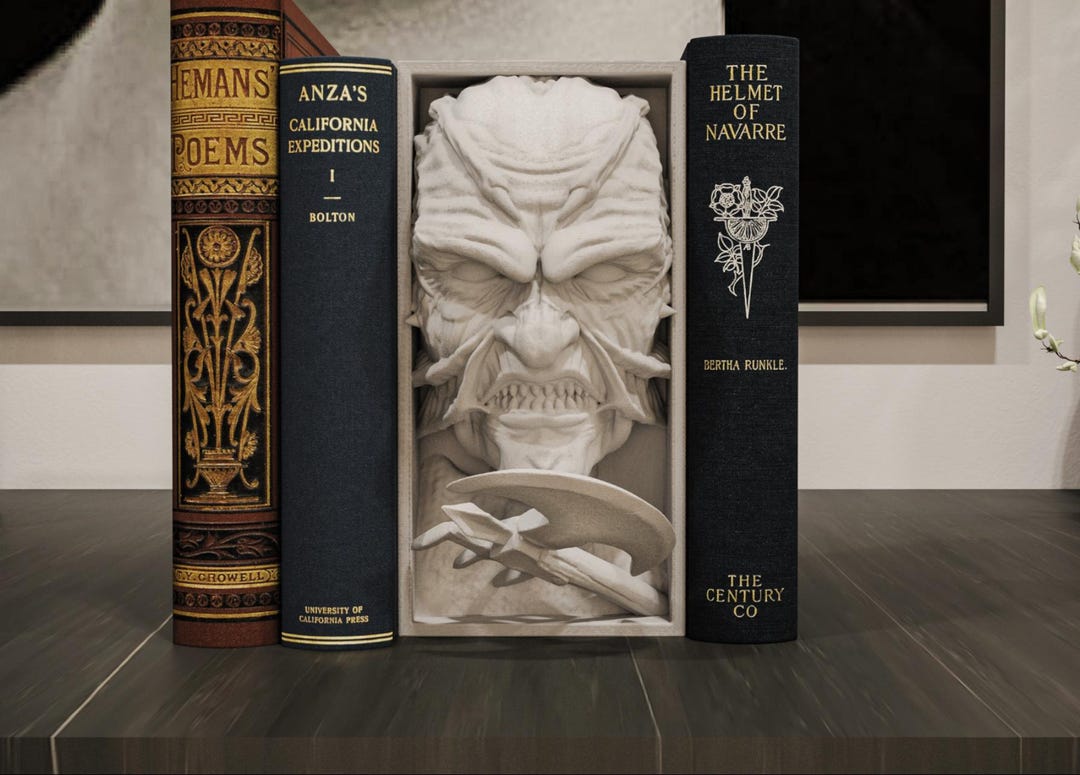 Creeping Monster Book Nook | Spooky Fantasy Bookshelf Insert 3D Printed ...