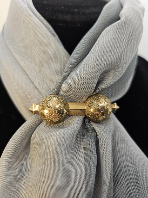 Antique Gold Tone Bar Pin w/ Textured Orbs - Gem