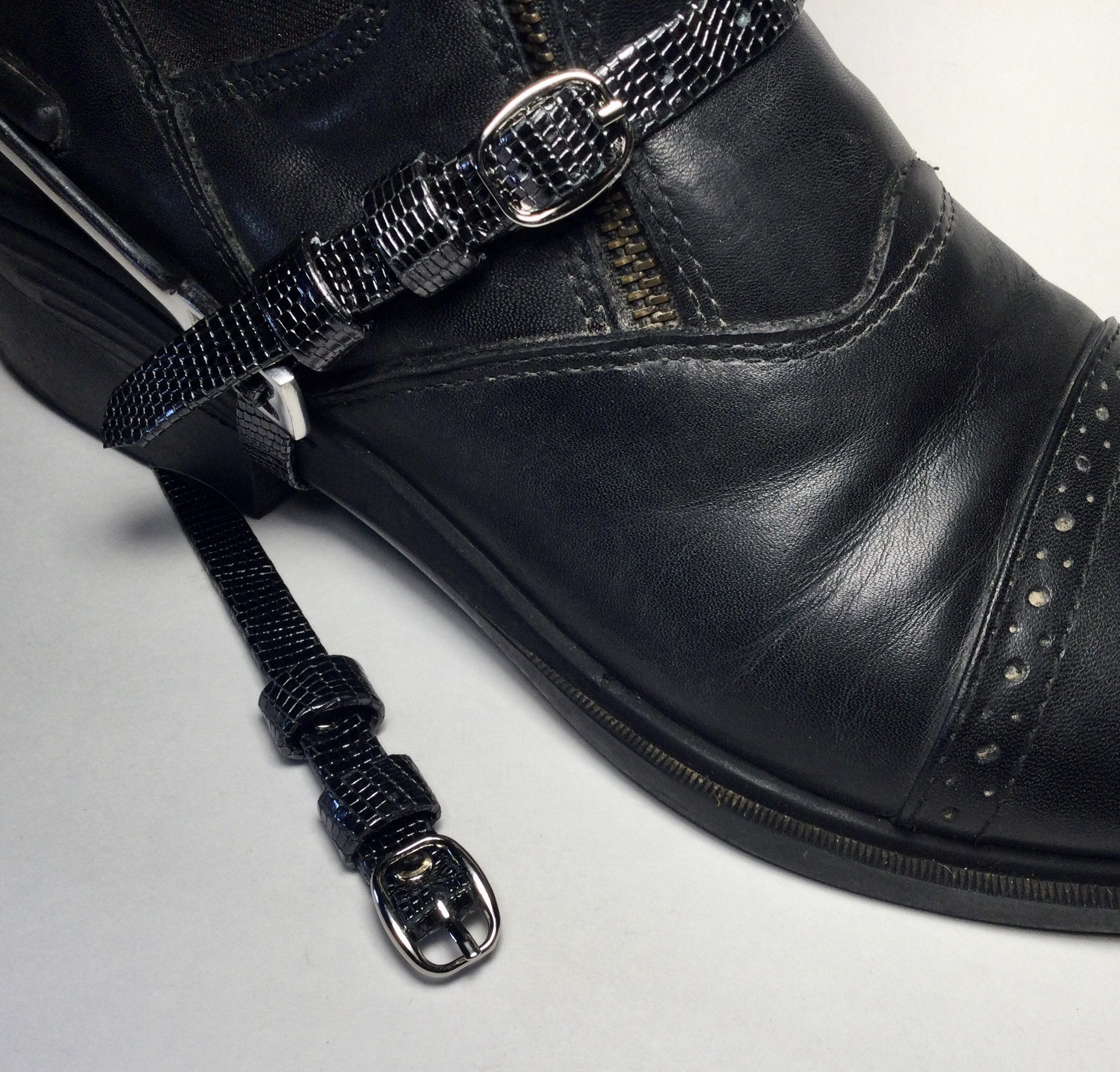 Dark Charcoal/ Black Embossed Leather Spur Straps - Etsy