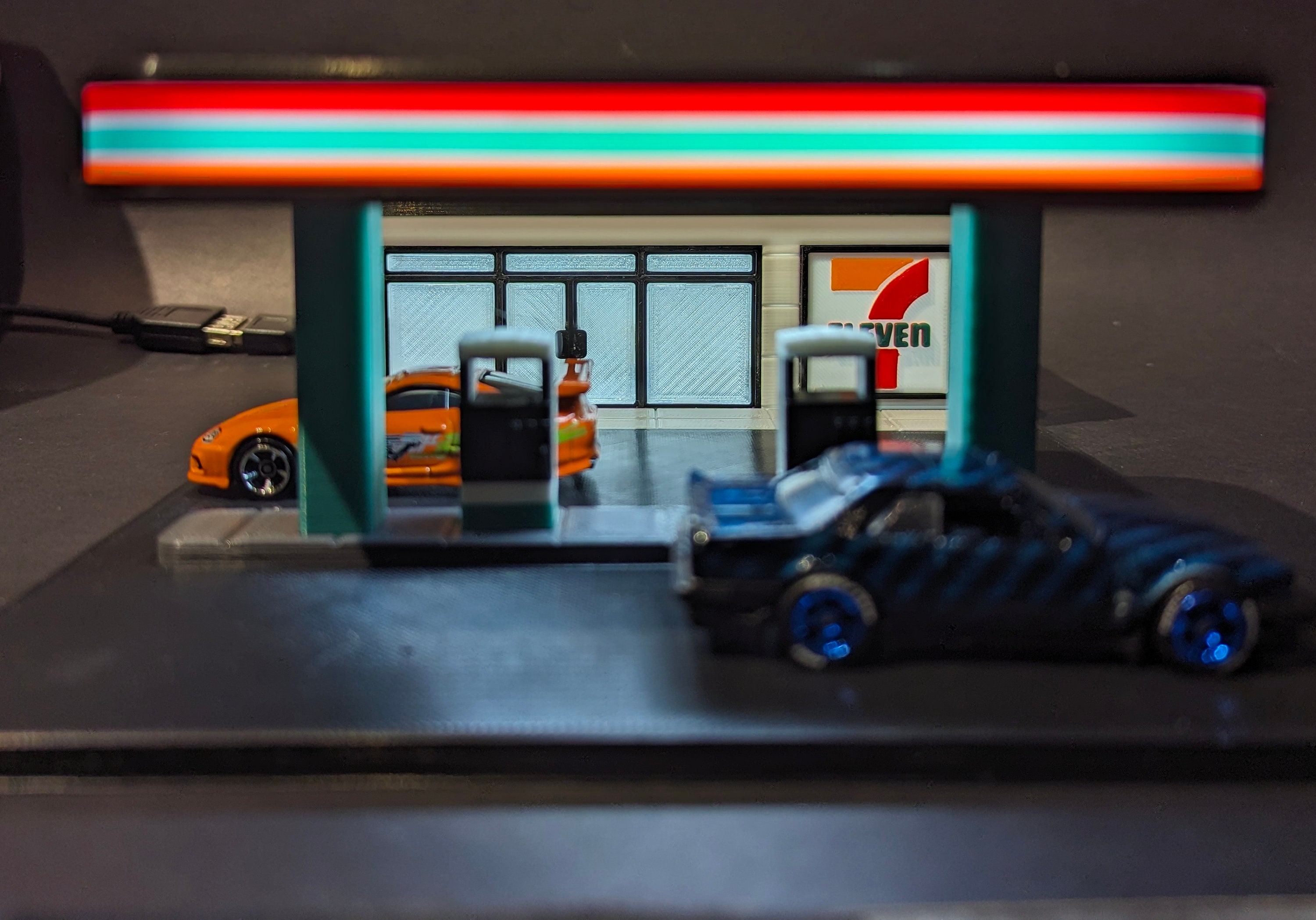 3D Printed 7/11 Convenience Store With Gas Pumps for Hot Wheels ...