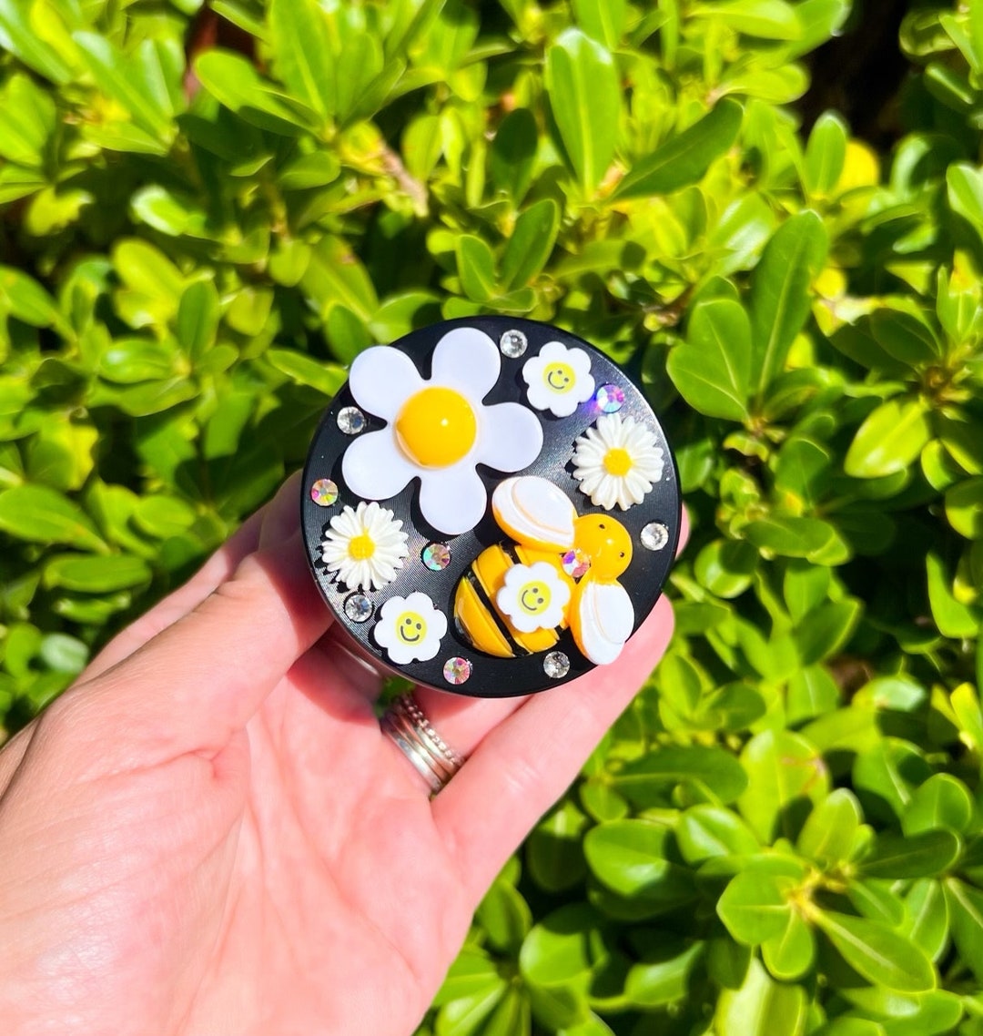 Gold Honey Bee Daisy 4 Piece Grinder Cute Grinder Spice Grinder Girly ...