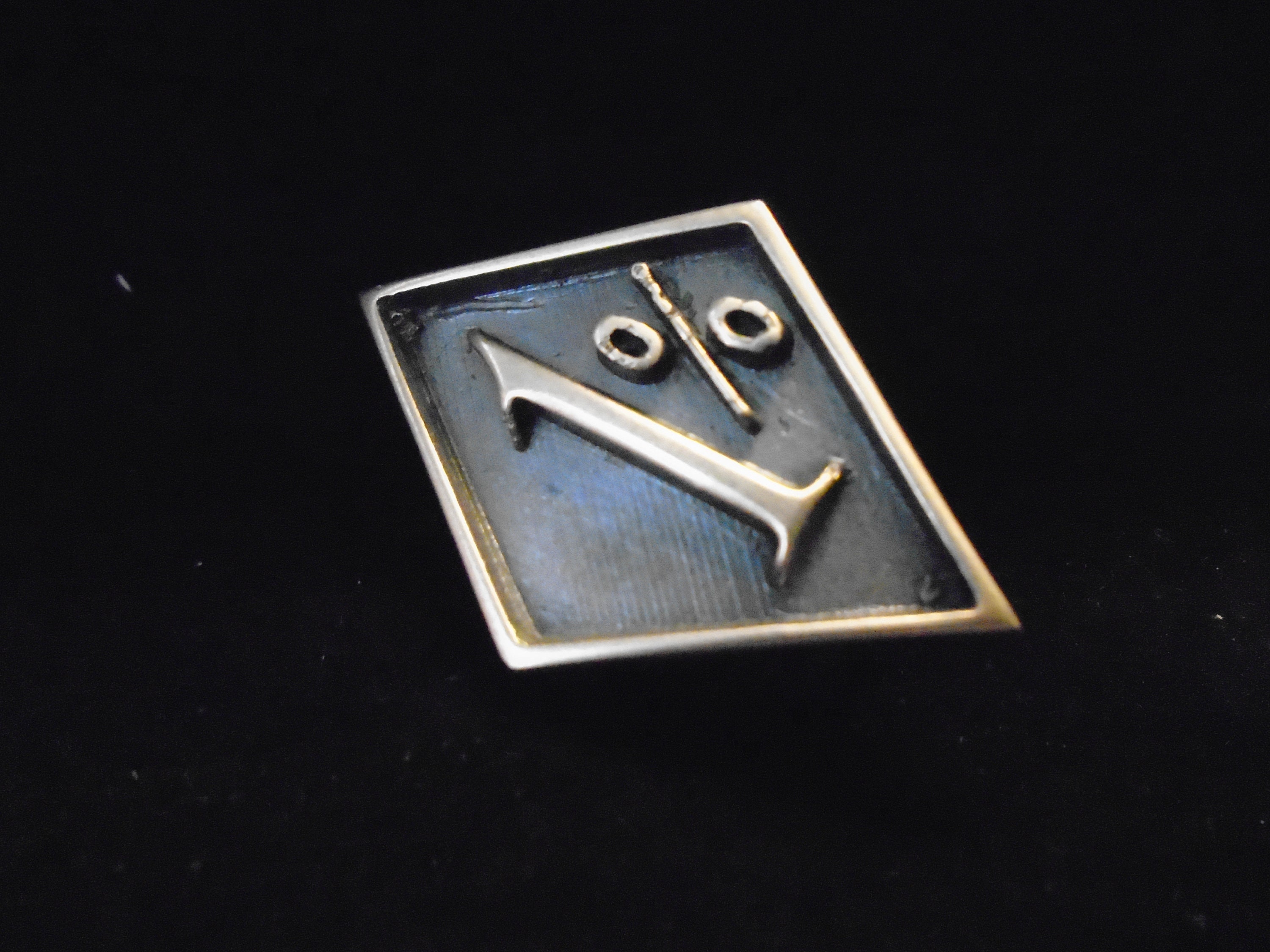 1% Badge/ Bronze Metal/ Diamond / One Percent Badge - Etsy