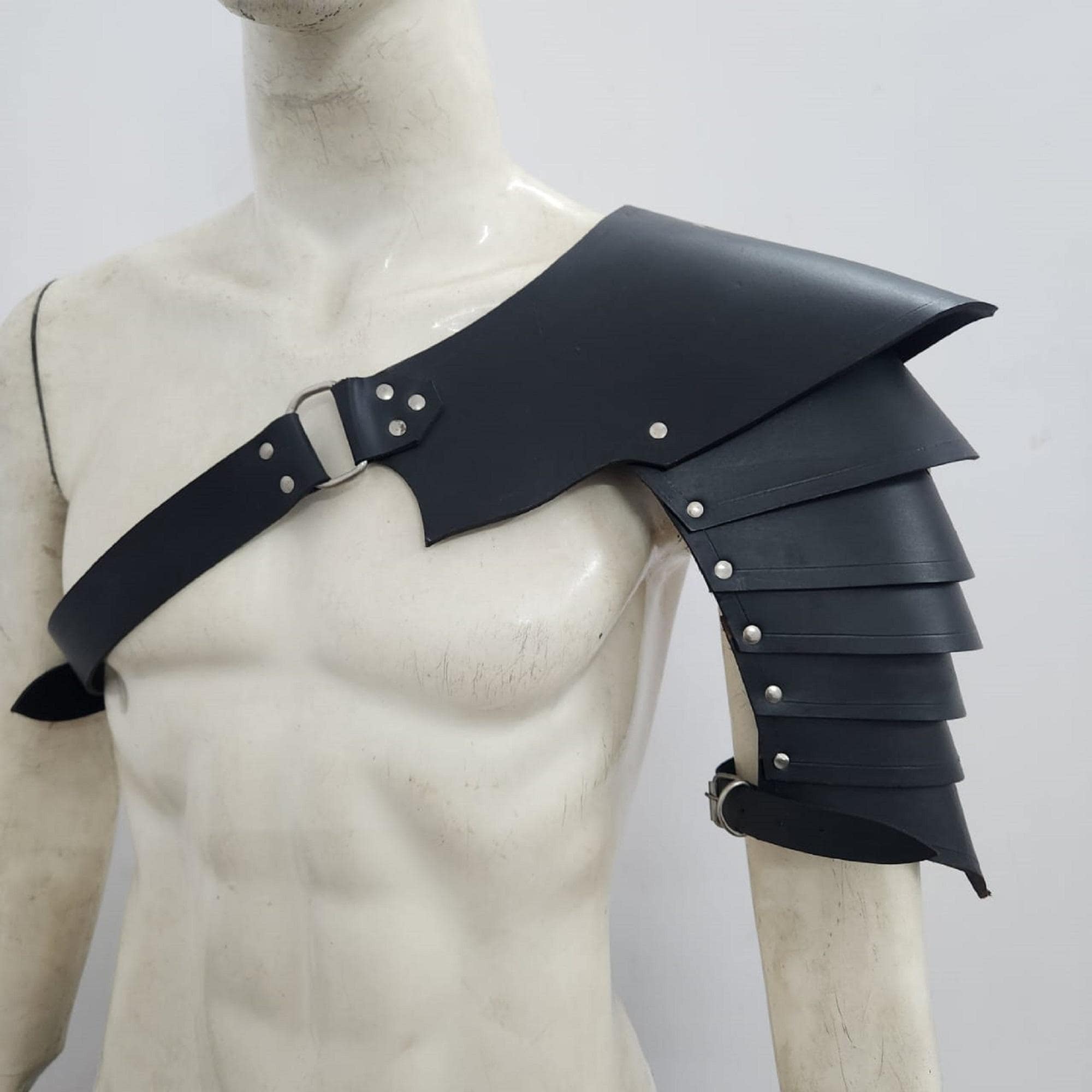 Leather Spaulder: Articulated Pauldron, SCA Cosplay Armor - Etsy