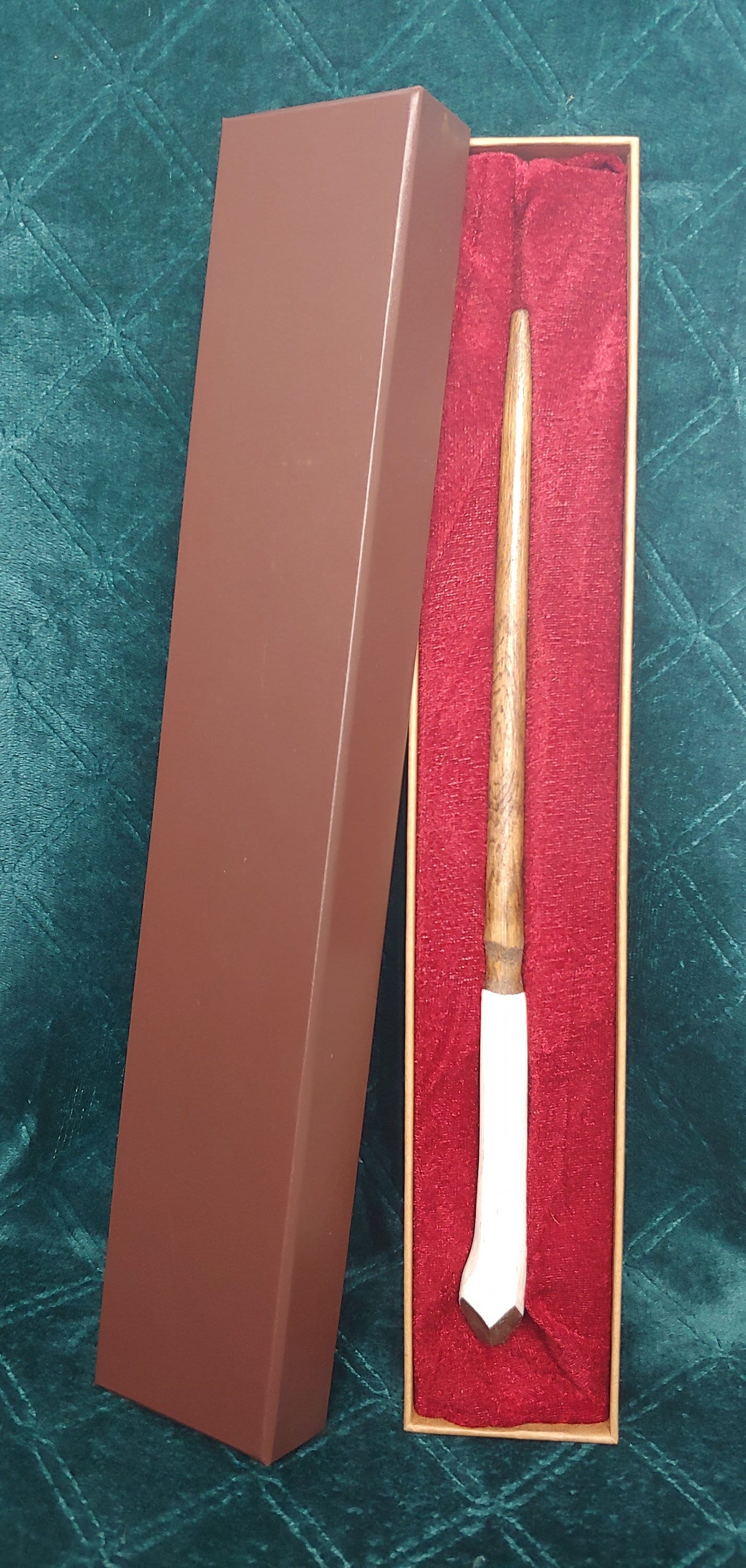 Handcrafted Red Oak Wizarding Wand 13 1/4 Phoenix Feather Core ...