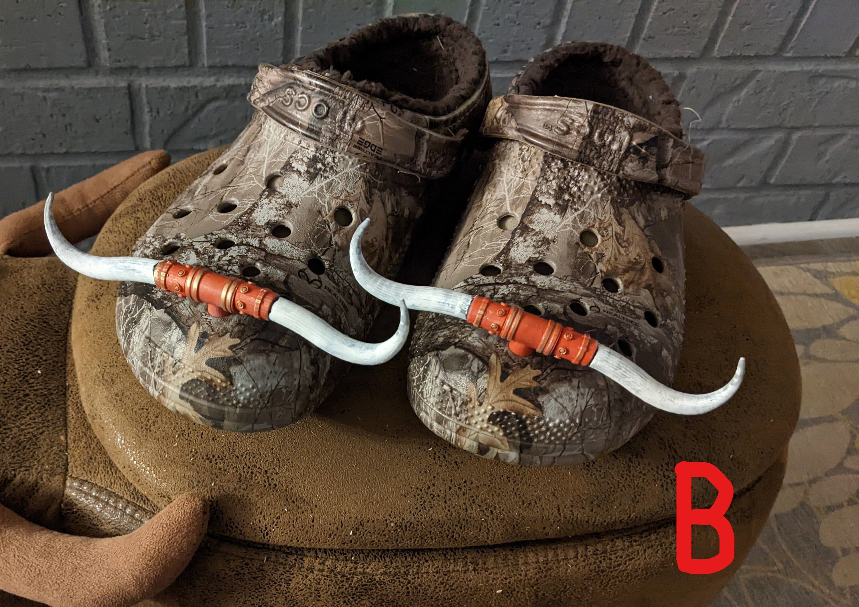 TX Longhorn Charm for Your Crocs Hand Painted by Cherl - Etsy