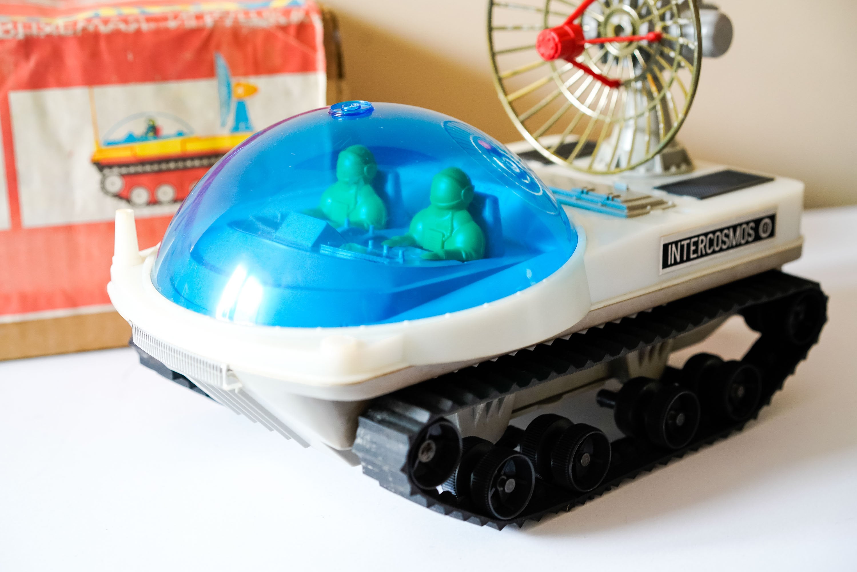 Intercosmos Soviet CCCP Moonrover 80s Remote Control Vintage Space Toy ...