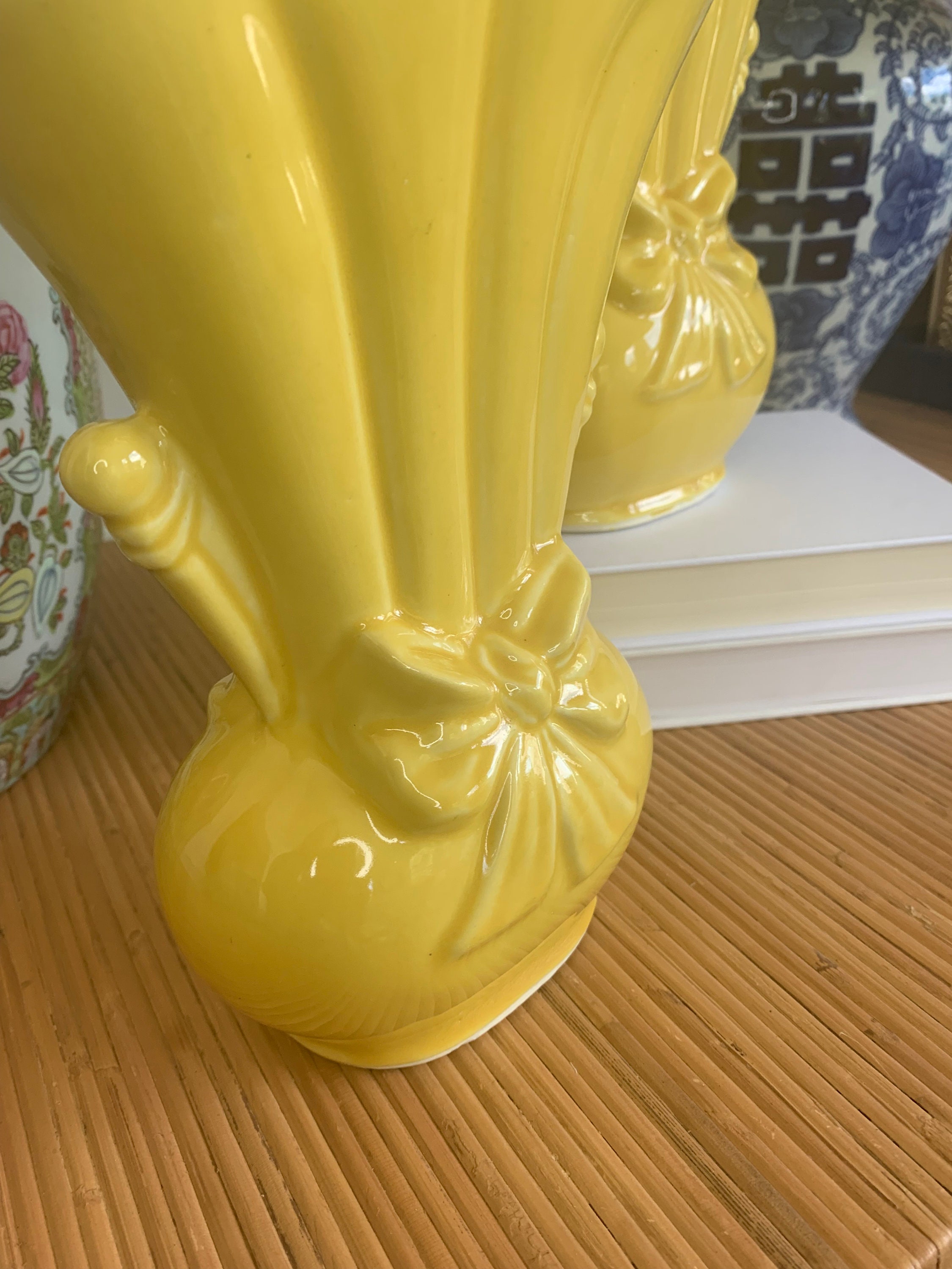 Adorable Pair of Vintage Yellow Vases With Bows - Etsy