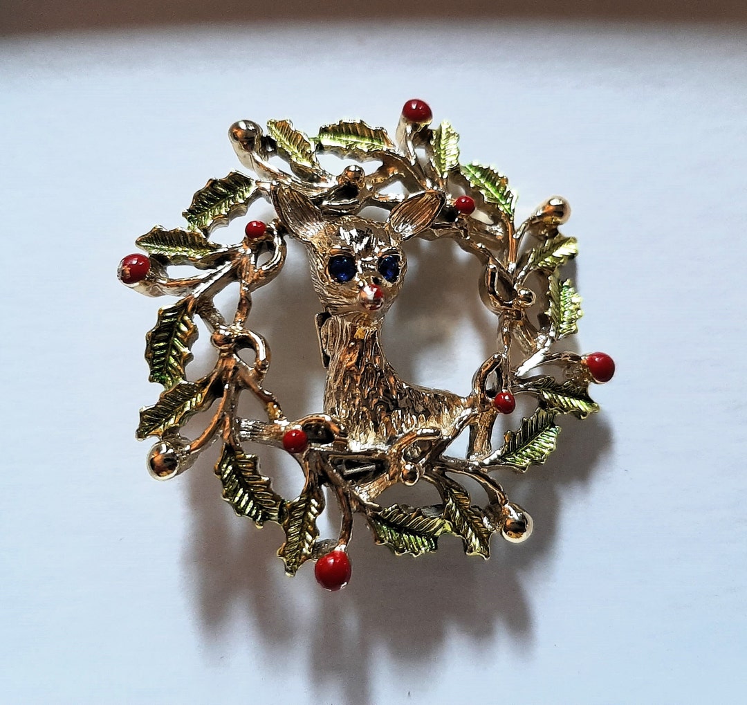 Vintage Reindeer in Wreath Pin Signed Gerry's, Gerry's Gold Tone ...
