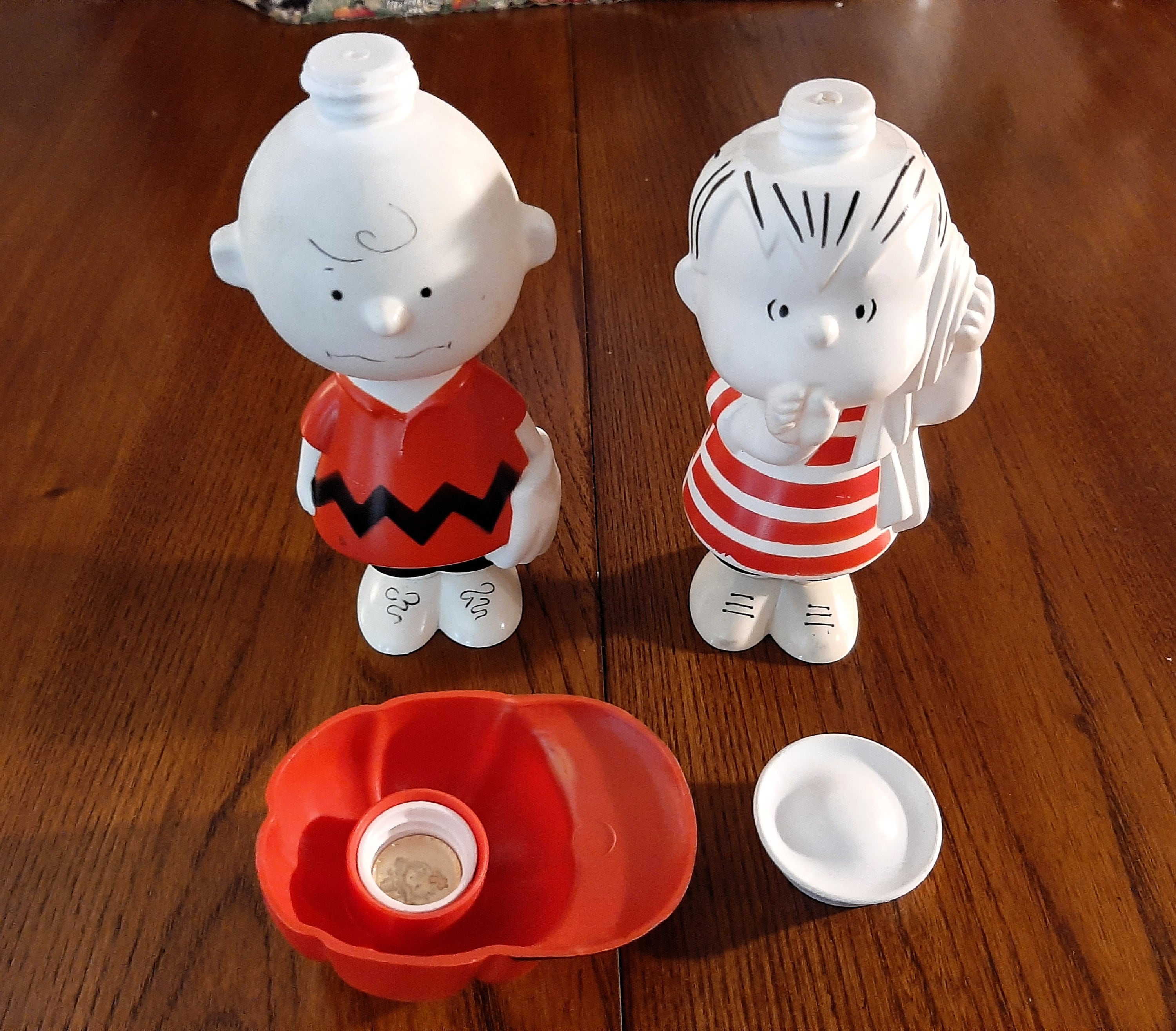 Avon Peanuts Collectible Charlie Brown and Linus Plastic Non Tear ...
