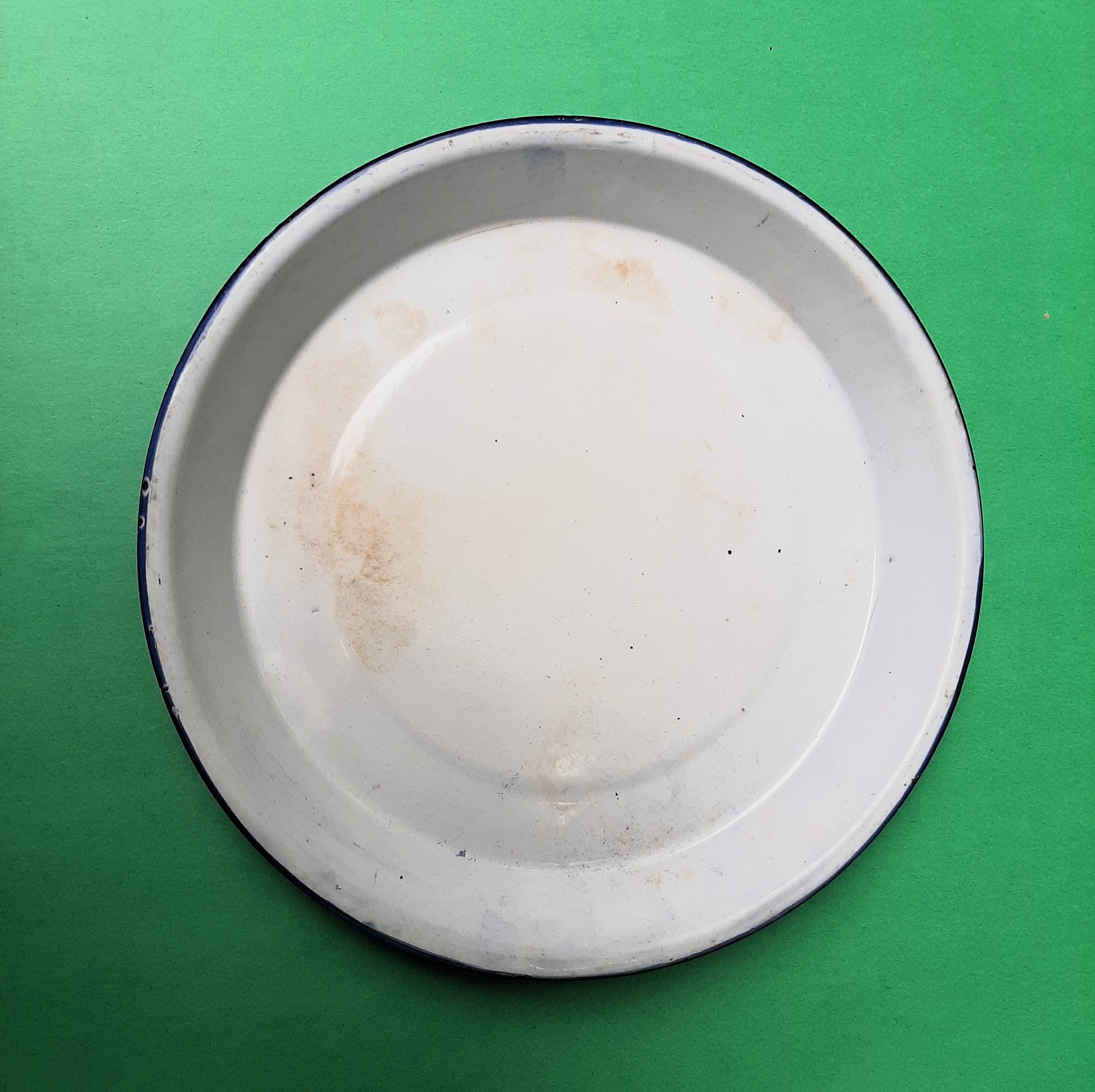 Vintage White and Blue Speckled Enamelware Pie Plate, White and Blue ...