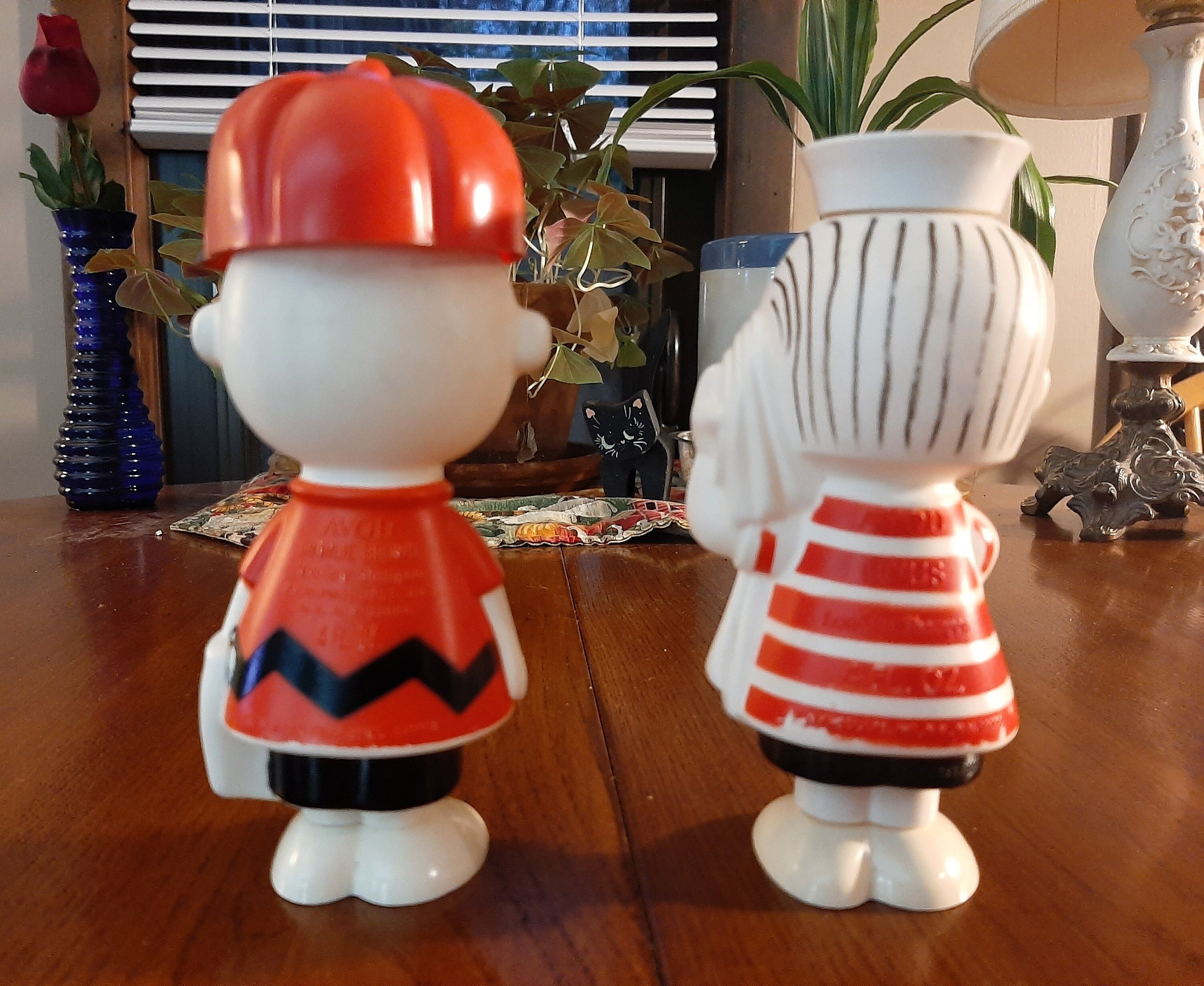 Avon Peanuts Collectible Charlie Brown and Linus Plastic Non Tear ...