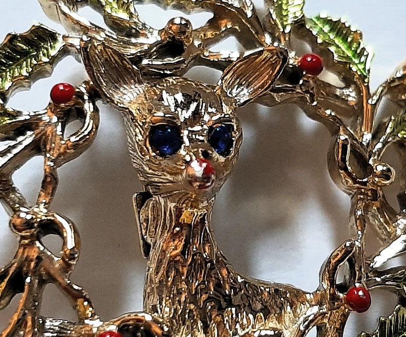 Vintage Reindeer in Wreath Pin Signed Gerry's, Gerry's Gold Tone ...