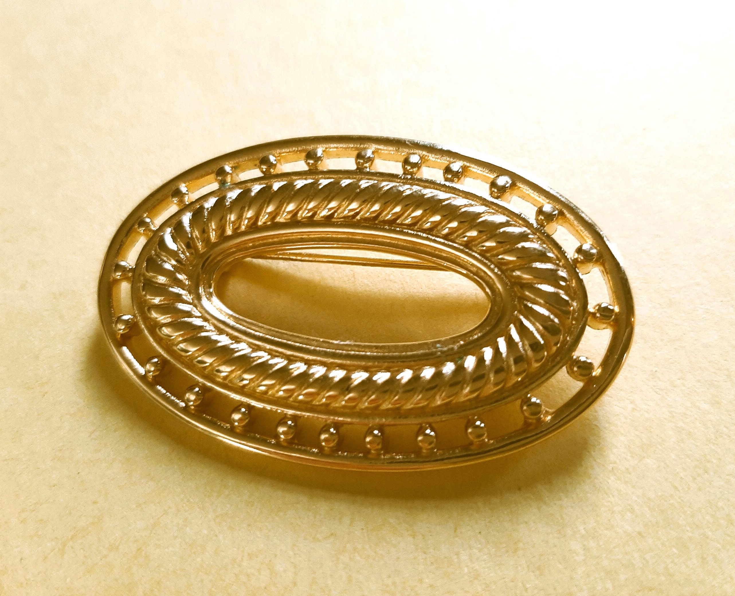 Monet Gold Tone Oval Brooch Vintage Collar Brooch Pin Retro Fashion - Etsy