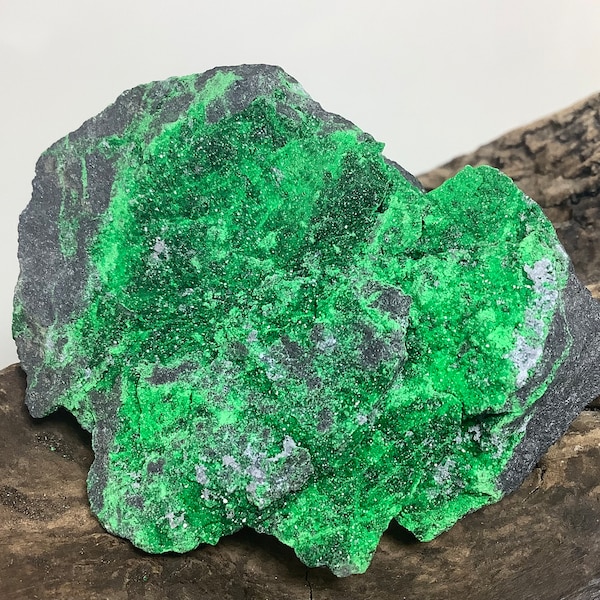 Uvarovite Garnet - Etsy