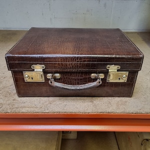 Beautiful Mock-crocodile Leather Weekend Case 16 Harrods London - Etsy