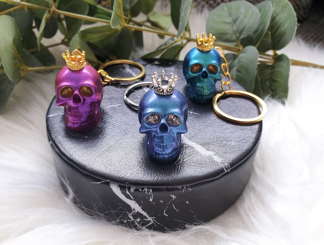Resin Skull Keychains With Crown, Resin Decoration, Unique Gift ...