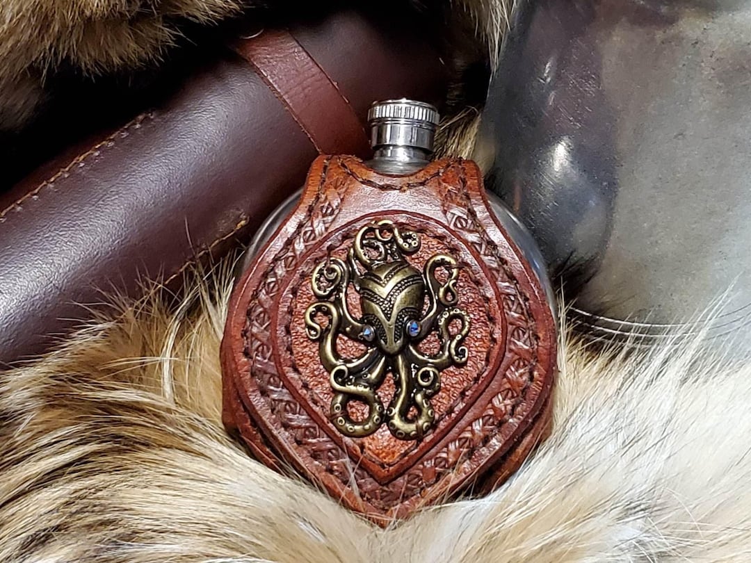 Leather Round Flask Holder – Handmade Canteen Holster for LARP, Dnd, Renaissance Faire, Medieval ...