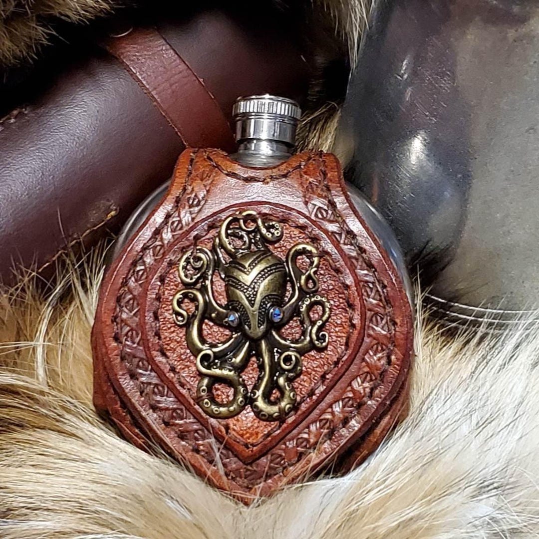 Leather Flask Holder for Dnd – Handmade Round Canteen Holster, LARP ...