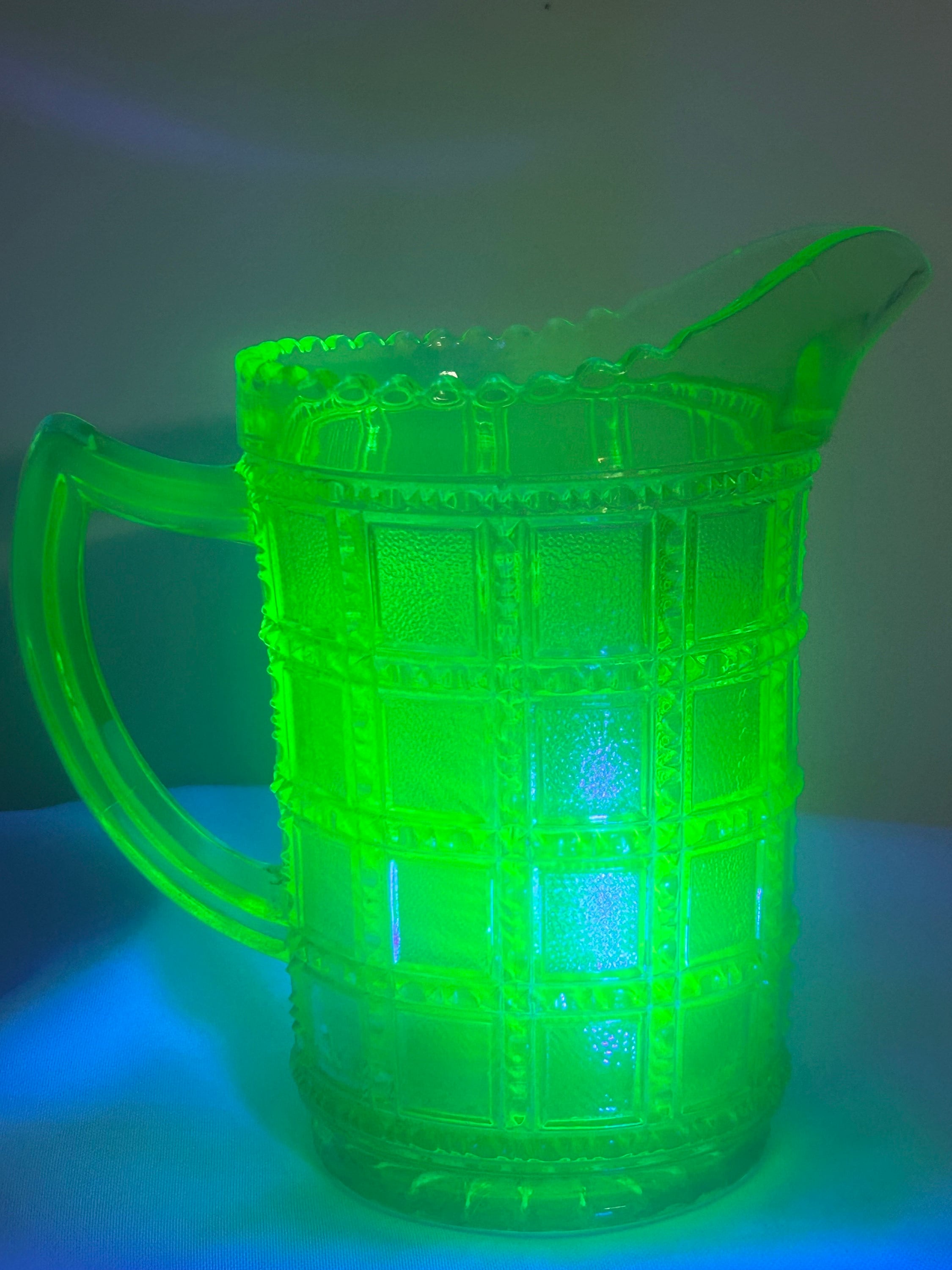 Vintage Imperial Glass Green Beaded Block Pattern Uranium Glass 3 Cup ...