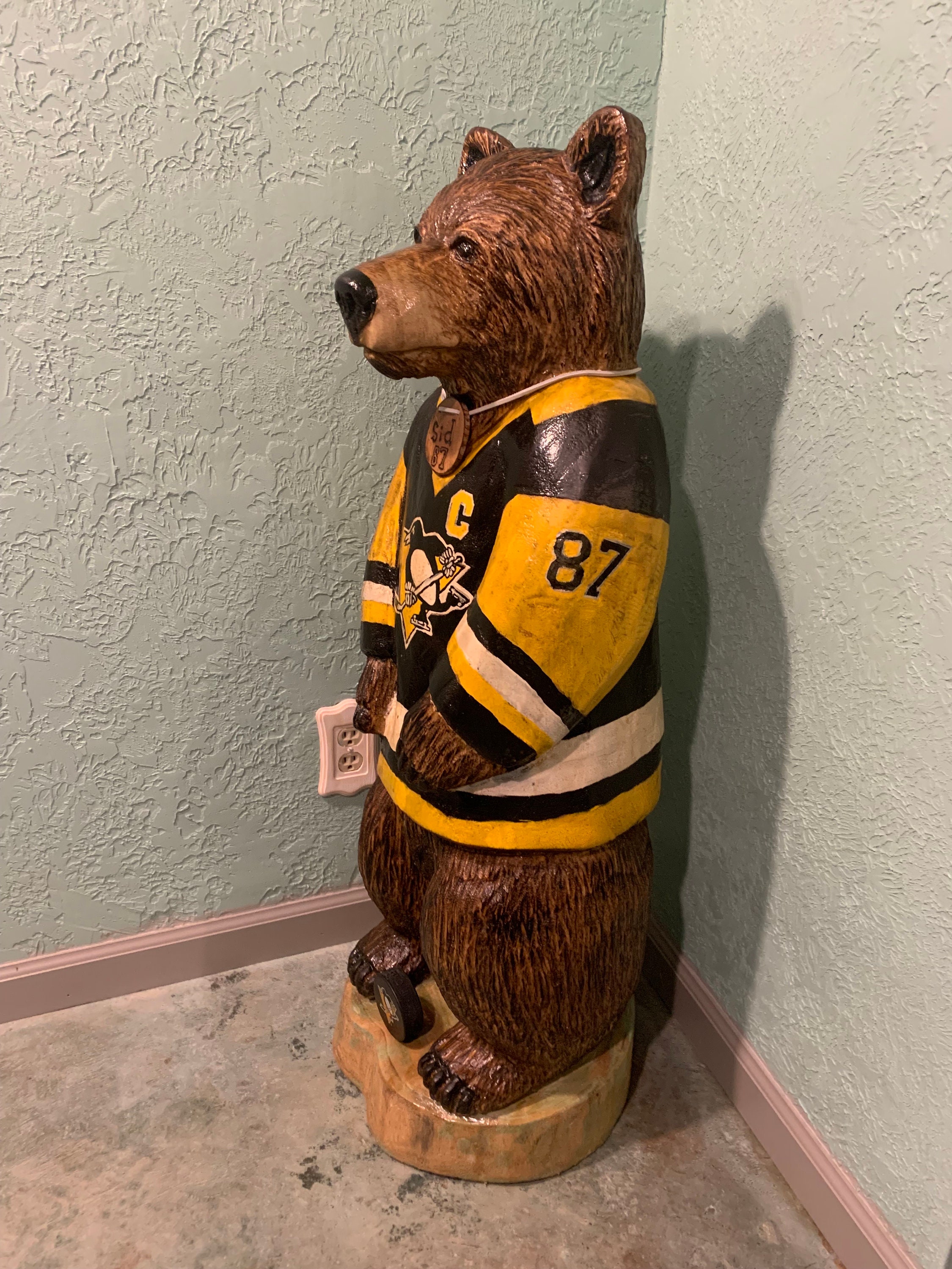 Chainsaw Carved Standing Bear, Sid, Pittsburg Penguins Jersey 87 Bear ...