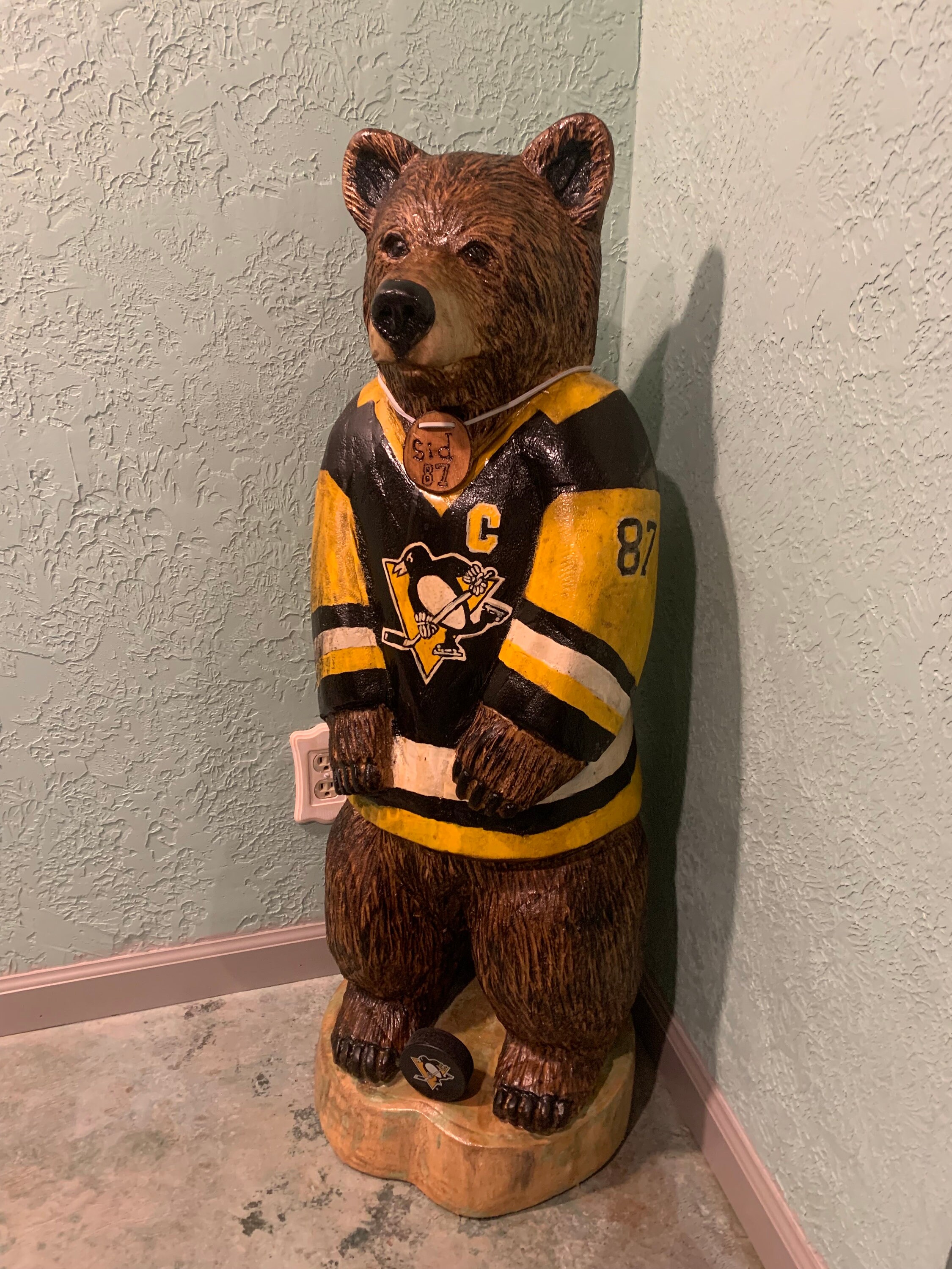 Chainsaw Carved Standing Bear, Sid, Pittsburg Penguins Jersey 87 Bear ...